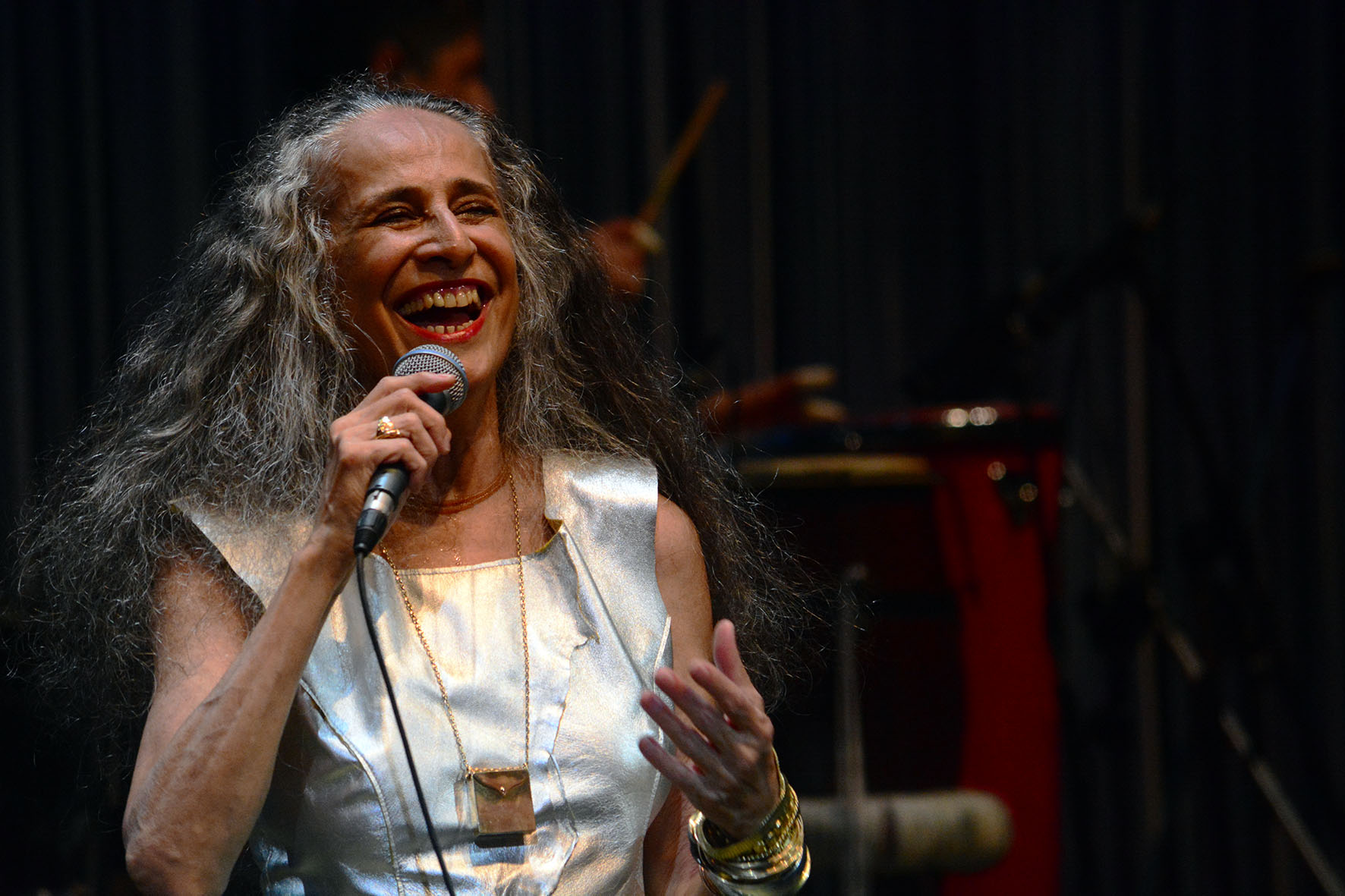 Maria Bethânia: la "Abeja Reina" de Brasil